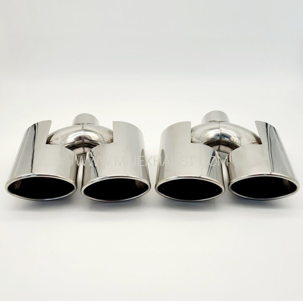 Staggered Dual Exhaust Tips